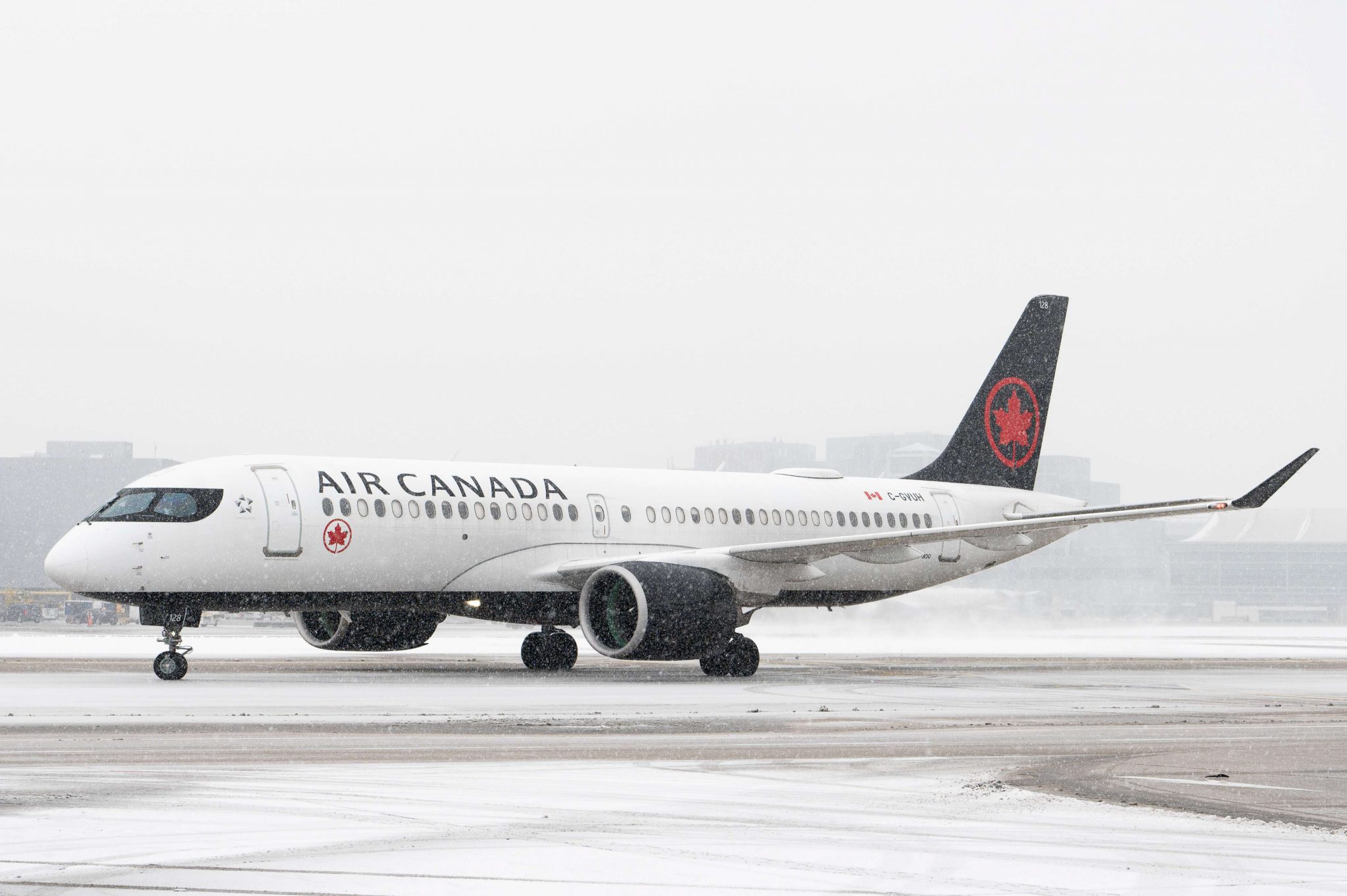 Air Canada celebrates five years of Airbus A220 operations, orders five ...