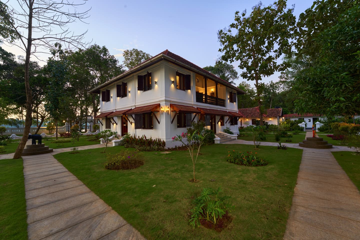Leela Ashtamudi unveils luxury heritage retreat, Raviz Palace, Kerala ...
